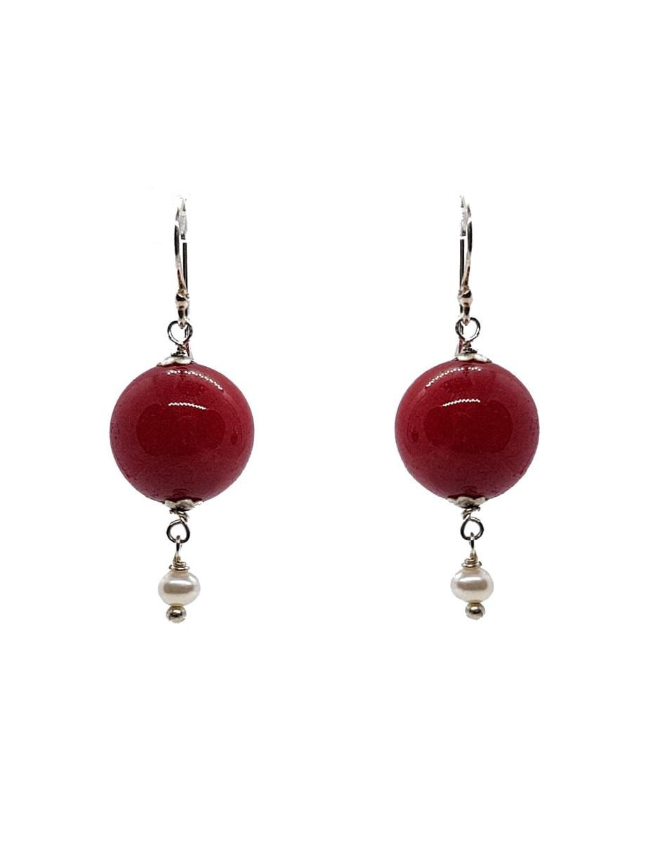 Aretes María Karina con acabado brillante perla
